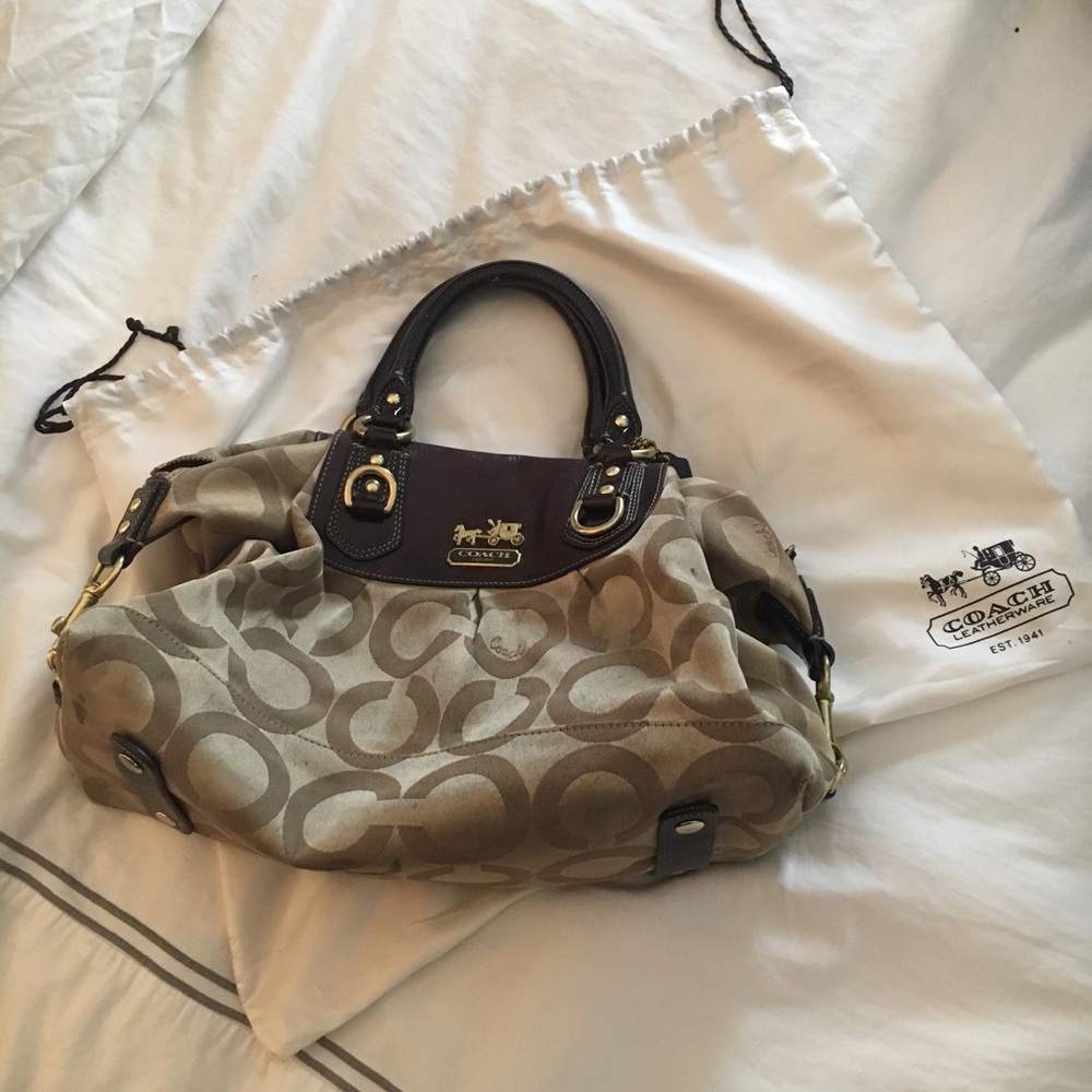 Pre-Loved Coach! See Pictures For Examples Of Wear - Gem